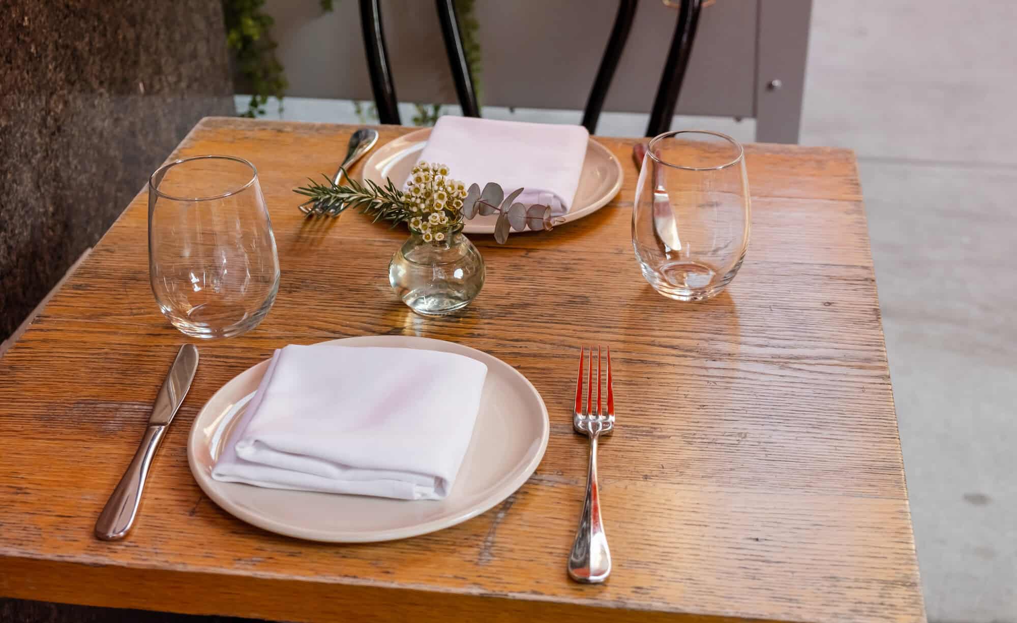 Top Restaurant Linen Services in Los Angeles for 2025 – Republic ...
